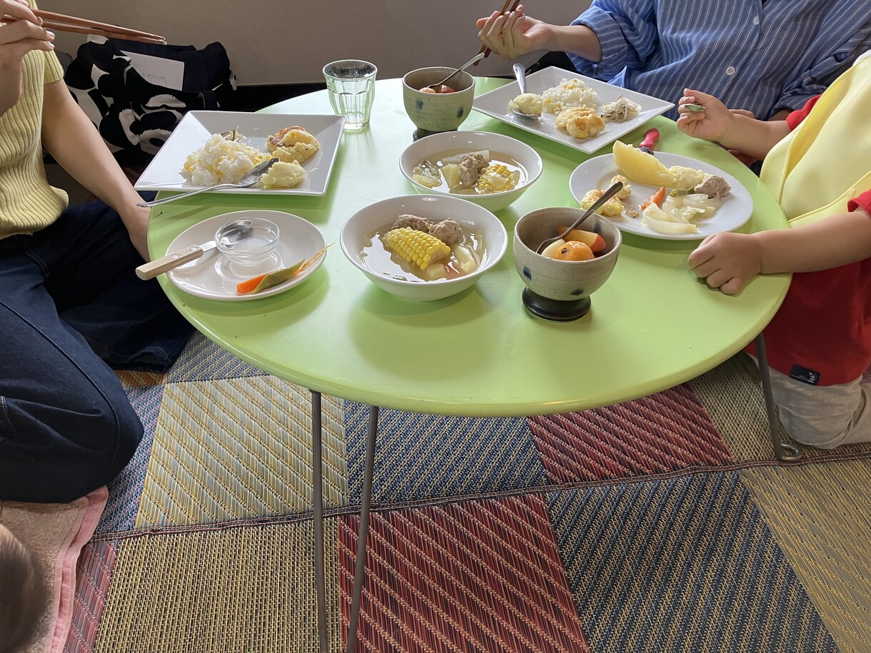 離乳食の始まりから食べることが大好きになります 生きる力の基本「自分で食べる力をはぐくもう！」