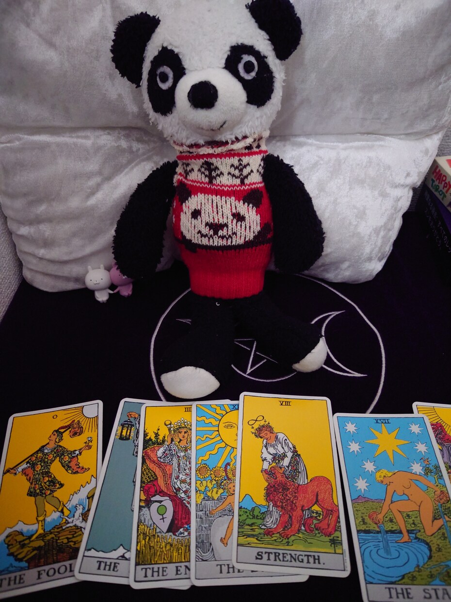 タロットカードでアドバイスをします 少しずつ進めるようにお手伝いします