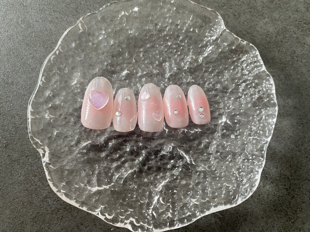 ネイルチップ作成いたします 可愛いネイルチップお作りします♡パーツの数や場所の変更可能