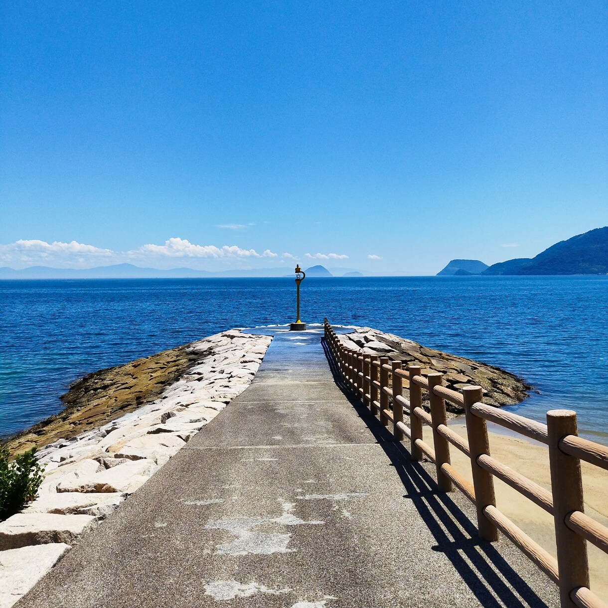 今抱えている問題を整理して心身をサポートします いろんな角度から問題を整理し、前に進めるようお手伝いします。